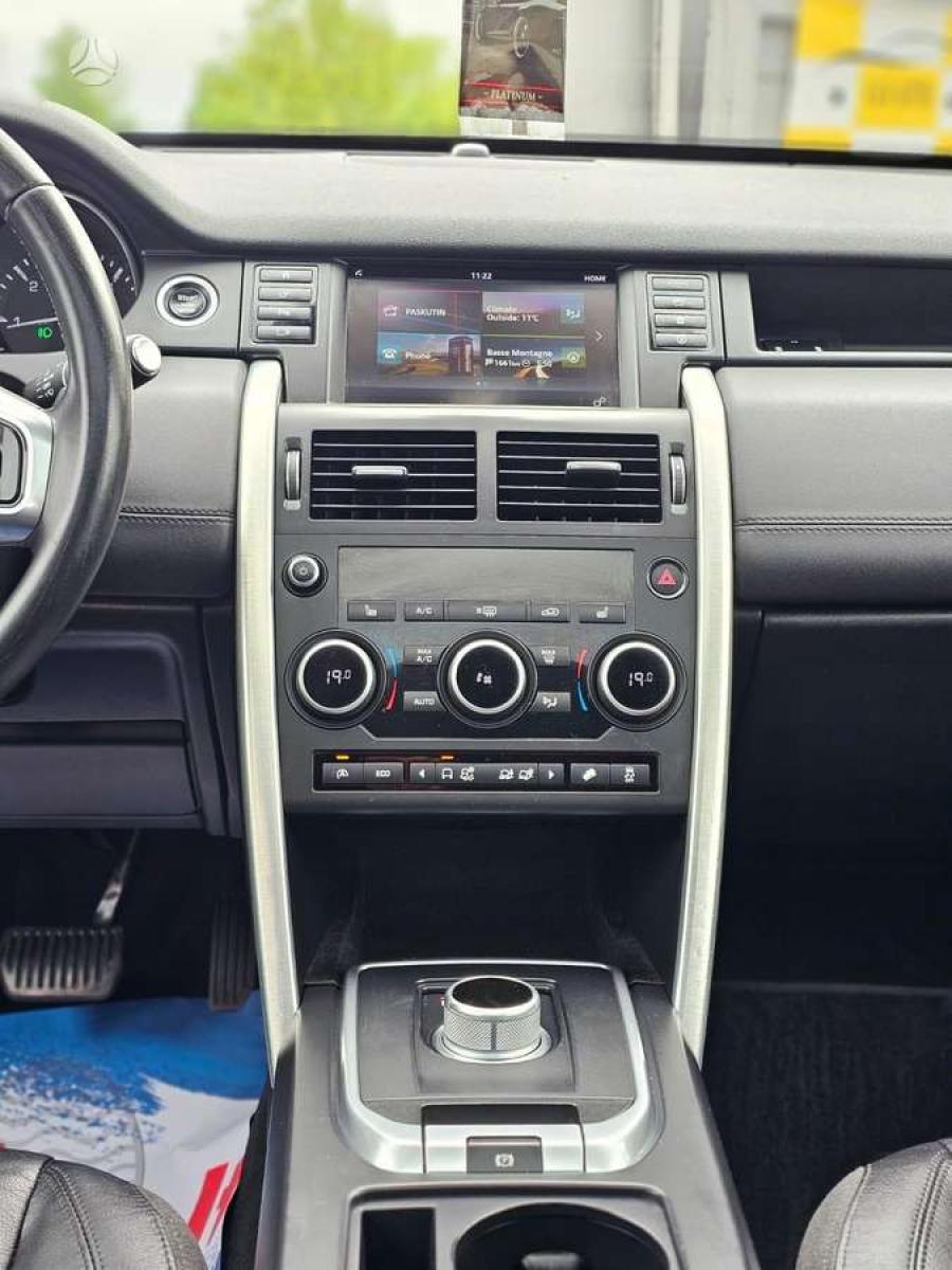 Melns Land Rover Discovery Sport 2018 Šauļi, ar dzinēja tilpumu 2.00 L un nobraukumu 152 tūkst. km par 11450 €, foto 25 vietnē AUTOMOTO.COM.LV