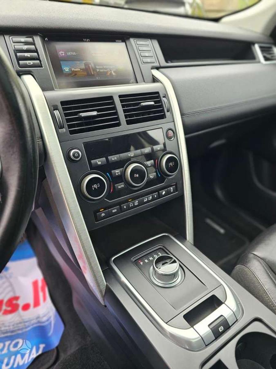 Melns Land Rover Discovery Sport 2018 Šauļi, ar dzinēja tilpumu 2.00 L un nobraukumu 152 tūkst. km par 11450 €, foto 28 vietnē AUTOMOTO.COM.LV