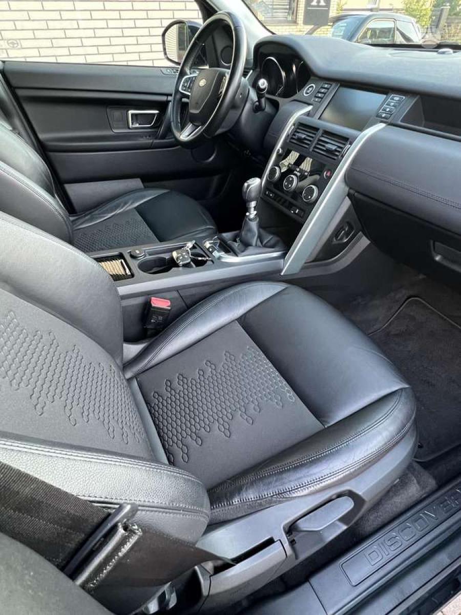 Melns Land Rover Discovery Sport 2018 Panevēža, ar dzinēja tilpumu 2.00 L un nobraukumu 153 tūkst. km par 8900 €, foto 14 vietnē AUTOMOTO.COM.LV