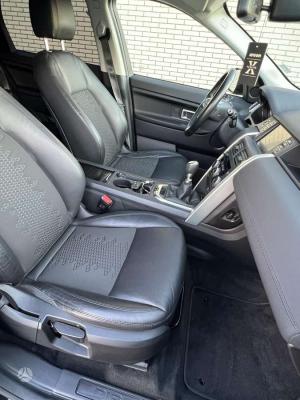 Melns Land Rover Discovery Sport 2018 Panevēža, ar dzinēja tilpumu 2.00 L un nobraukumu 153 tūkst. km par 8900 €, foto 16 vietnē AUTOMOTO.COM.LV