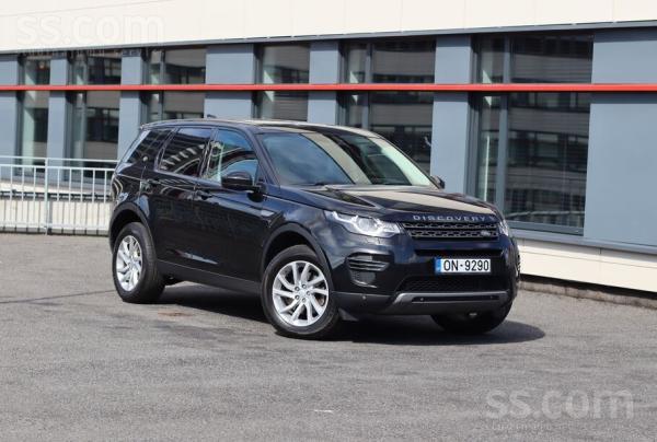 Black Land Rover Discovery Sport 2018 in Riga, with an engine capacity of 2.00 L and mileage of 151 thousand km for 11780 €, photo 1 on AUTOMOTO.COM.LV