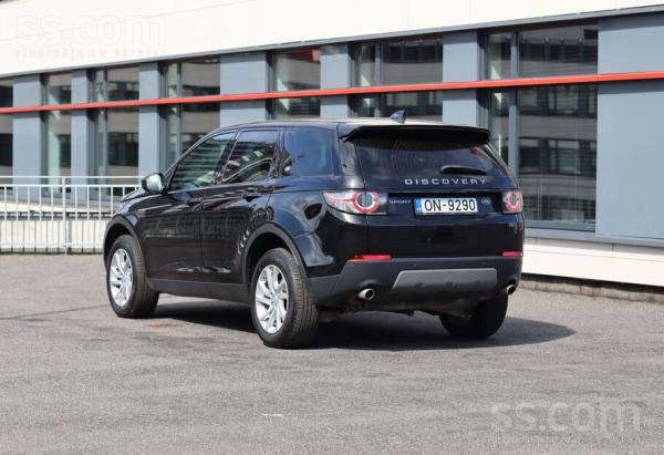 Black Land Rover Discovery Sport 2018 in Riga, with an engine capacity of 2.00 L and mileage of 151 thousand km for 11780 €, photo 5 on AUTOMOTO.COM.LV