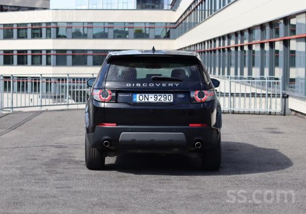 Black Land Rover Discovery Sport 2018 in Riga, with an engine capacity of 2.00 L and mileage of 151 thousand km for 11780 €, photo 6 on AUTOMOTO.COM.LV