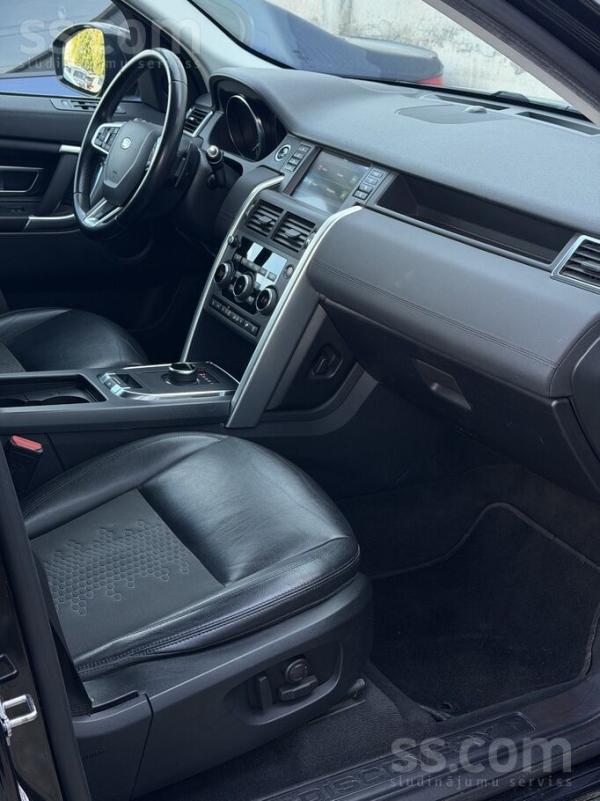 Black Land Rover Discovery Sport 2018 in Riga, with an engine capacity of 2.00 L and mileage of 151 thousand km for 11780 €, photo 9 on AUTOMOTO.COM.LV