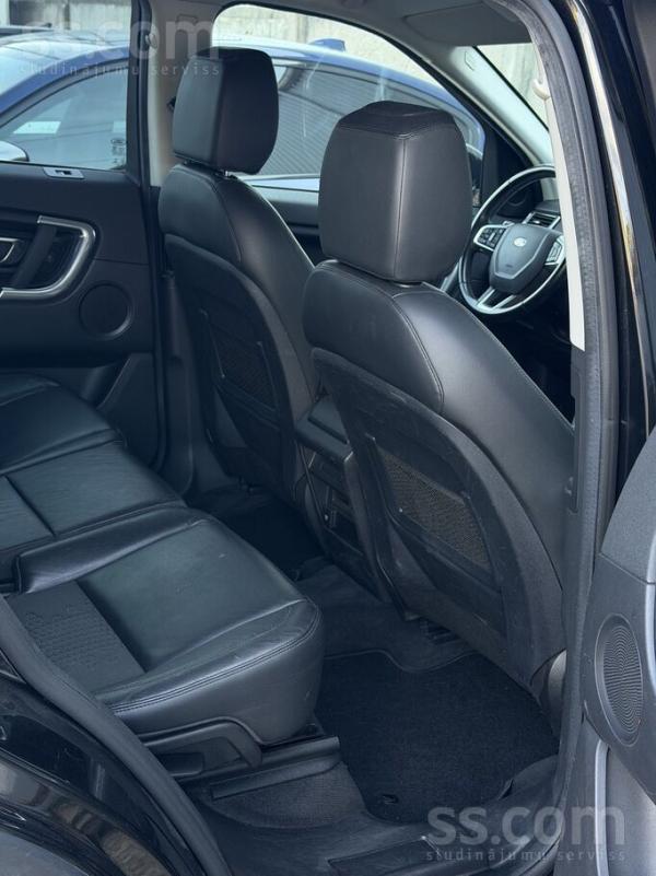 Black Land Rover Discovery Sport 2018 in Riga, with an engine capacity of 2.00 L and mileage of 151 thousand km for 11780 €, photo 11 on AUTOMOTO.COM.LV