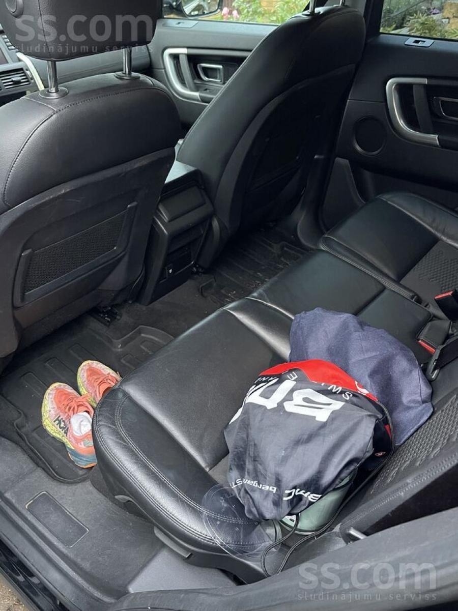 Melns Land Rover Discovery Sport 2018 Rīga, ar dzinēja tilpumu 2.00 L un nobraukumu 106 tūkst. km par 12750 €, foto 13 vietnē AUTOMOTO.COM.LV