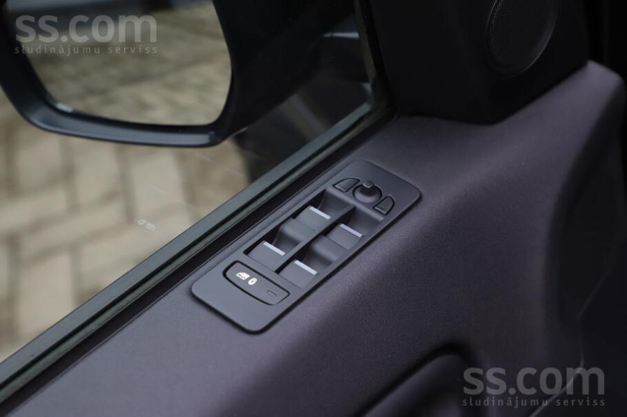 Melns Land Rover Discovery Sport 2018 Tukums, ar dzinēja tilpumu 2.00 L un nobraukumu 146 tūkst. km par 9000 €, foto 16 vietnē AUTOMOTO.COM.LV