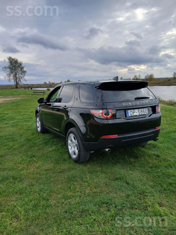 Land Rover Discovery Sport 2018 in Daugavpils on AUTOMOTO.COM.LV Black Land Rover Discovery Sport 2018 in Daugavpils, with an engine capacity of 2.00 L and mileage of 155 thousand km for 9700 €, photo 4 on AUTOMOTO.COM.LV