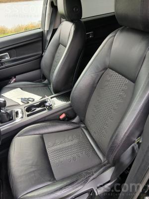 Melns Land Rover Discovery Sport 2018 Daugavpils, ar dzinēja tilpumu 2.00 L un nobraukumu 155 tūkst. km par 9700 €, foto 8 vietnē AUTOMOTO.COM.LV
