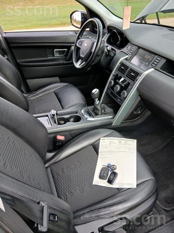 Land Rover Discovery Sport 2018 in Daugavpils on AUTOMOTO.COM.LV Black Land Rover Discovery Sport 2018 in Daugavpils, with an engine capacity of 2.00 L and mileage of 155 thousand km for 9700 €, photo 9 on AUTOMOTO.COM.LV