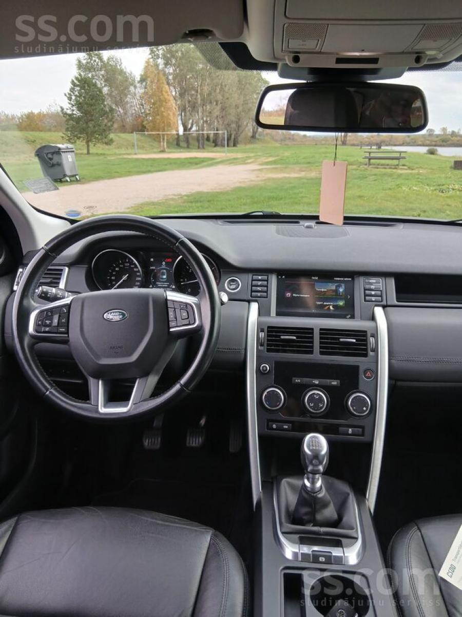 Melns Land Rover Discovery Sport 2018 Daugavpils, ar dzinēja tilpumu 2.00 L un nobraukumu 155 tūkst. km par 9700 €, foto 12 vietnē AUTOMOTO.COM.LV