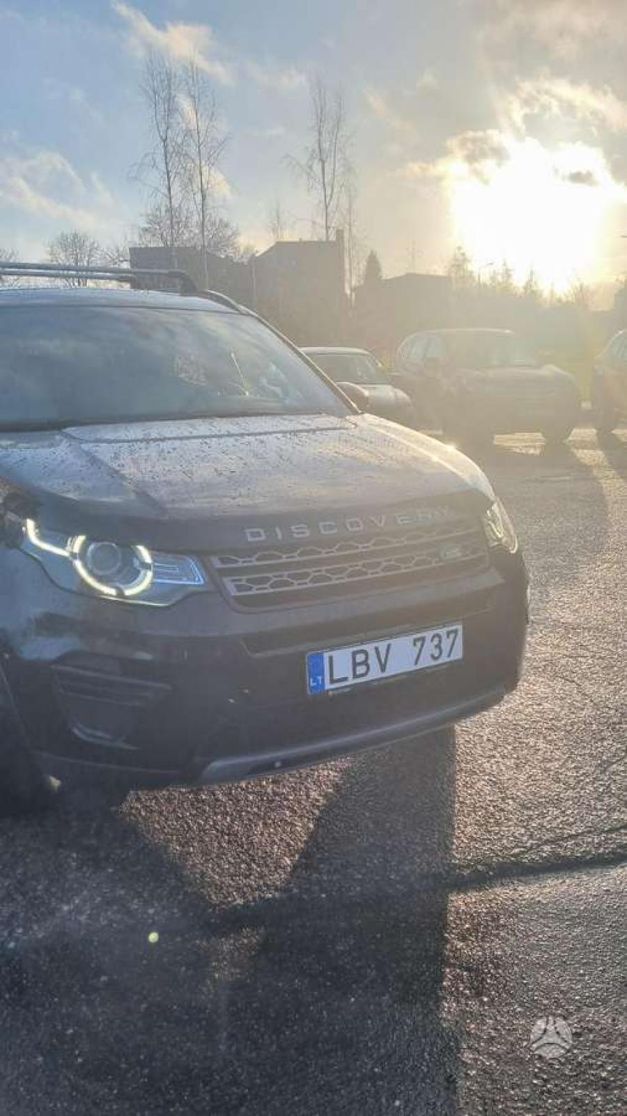 Black Land Rover Discovery Sport 2019 in Vilnius, with an engine capacity of 2.00 L and mileage of 85 thousand km for 19500 €, photo 12 on AUTOMOTO.COM.LV