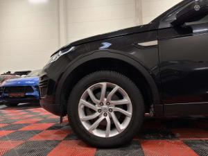 Black Land Rover Discovery Sport 2019 in Vilnius, with an engine capacity of 2.00 L and mileage of 88 thousand km for 20500 €, photo 9 on AUTOMOTO.COM.LV