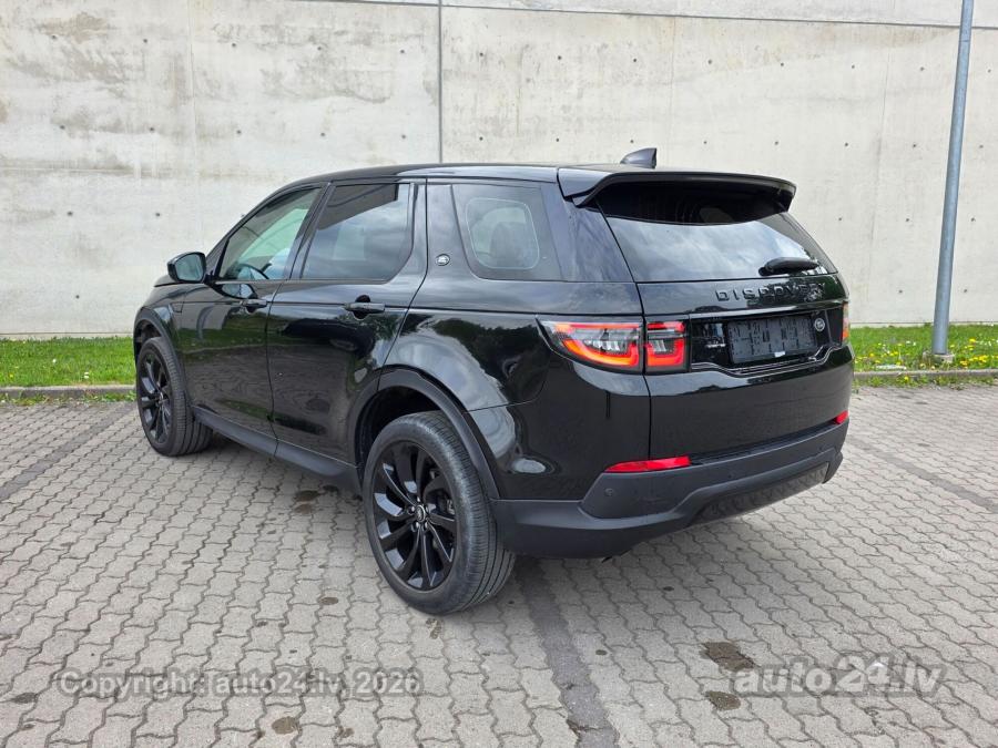 Black Land Rover Discovery Sport 2019 in Viljandi, with an engine capacity of 2.00 L and mileage of 86 thousand km for 23800 €, photo 5 on AUTOMOTO.COM.LV