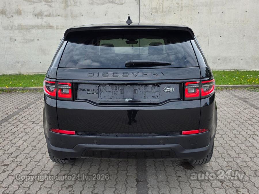 Black Land Rover Discovery Sport 2019 in Viljandi, with an engine capacity of 2.00 L and mileage of 86 thousand km for 23800 €, photo 6 on AUTOMOTO.COM.LV