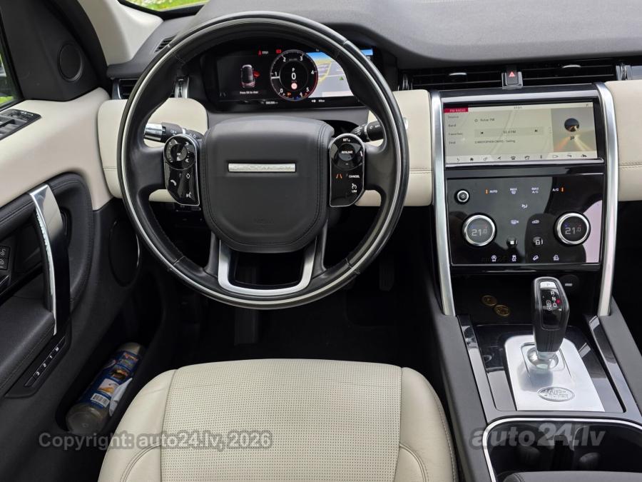 Black Land Rover Discovery Sport 2019 in Viljandi, with an engine capacity of 2.00 L and mileage of 86 thousand km for 23800 €, photo 14 on AUTOMOTO.COM.LV
