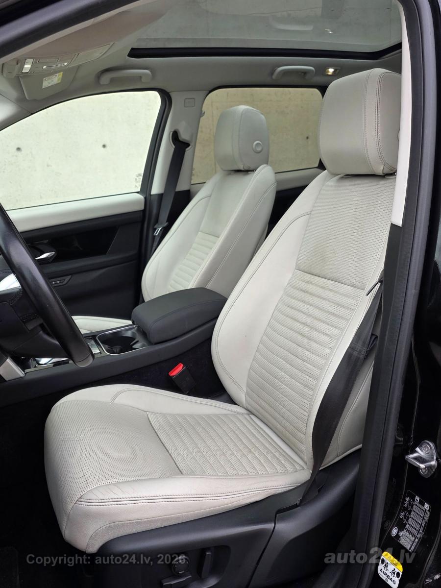 Black Land Rover Discovery Sport 2019 in Viljandi, with an engine capacity of 2.00 L and mileage of 86 thousand km for 23800 €, photo 17 on AUTOMOTO.COM.LV