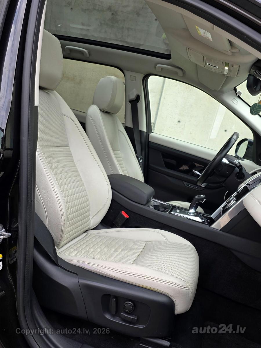 Black Land Rover Discovery Sport 2019 in Viljandi, with an engine capacity of 2.00 L and mileage of 86 thousand km for 23800 €, photo 19 on AUTOMOTO.COM.LV
