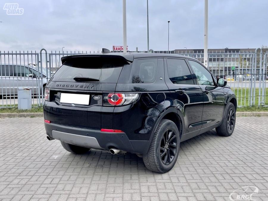 Black Land Rover Discovery Sport 2019 in Avizieniai, with an engine capacity of 2.00 L and mileage of 193 thousand km for 11900 €, photo 3 on AUTOMOTO.COM.LV