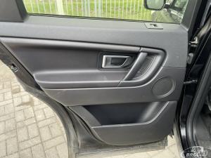 Black Land Rover Discovery Sport 2019 in Avizieniai, with an engine capacity of 2.00 L and mileage of 193 thousand km for 11900 €, photo 12 on AUTOMOTO.COM.LV