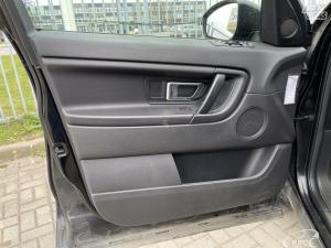 Black Land Rover Discovery Sport 2019 in Avizieniai, with an engine capacity of 2.00 L and mileage of 193 thousand km for 11900 €, photo 15 on AUTOMOTO.COM.LV