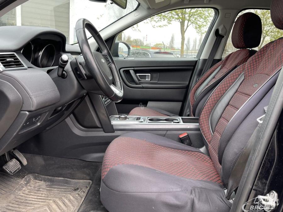 Black Land Rover Discovery Sport 2019 in Avizieniai, with an engine capacity of 2.00 L and mileage of 193 thousand km for 11900 €, photo 18 on AUTOMOTO.COM.LV