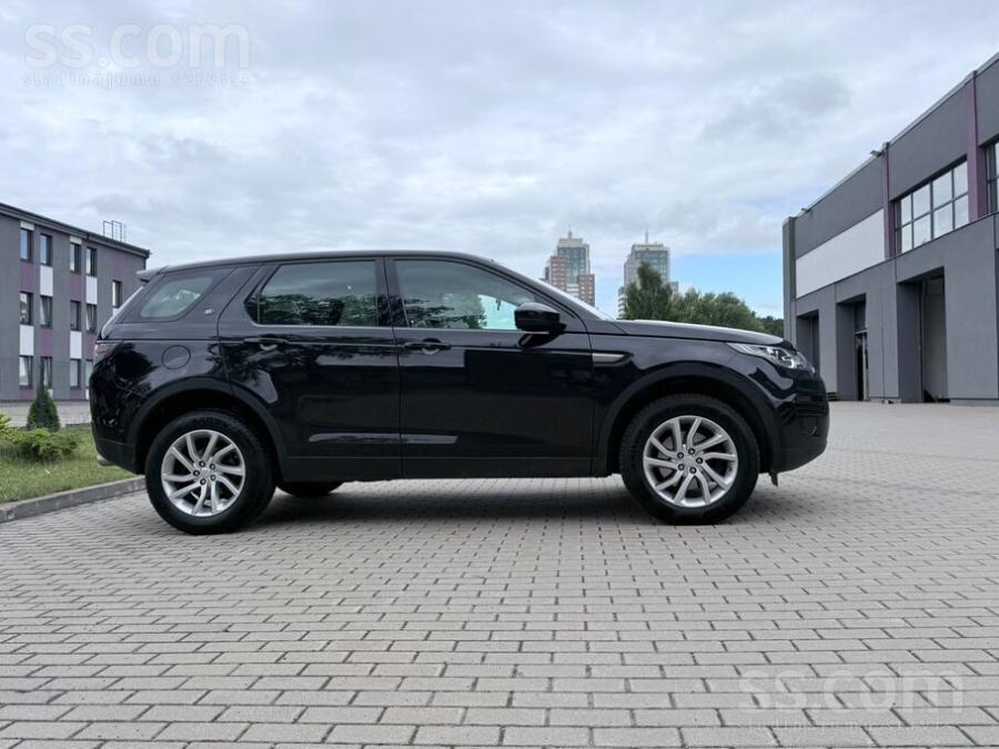 Melns Land Rover Discovery Sport 2019 Rīga, ar dzinēja tilpumu 2.00 L un nobraukumu 112 tūkst. km par 9500 €, foto 4 vietnē AUTOMOTO.COM.LV