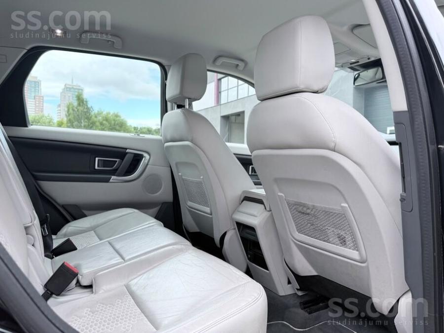 Melns Land Rover Discovery Sport 2019 Rīga, ar dzinēja tilpumu 2.00 L un nobraukumu 112 tūkst. km par 9500 €, foto 16 vietnē AUTOMOTO.COM.LV