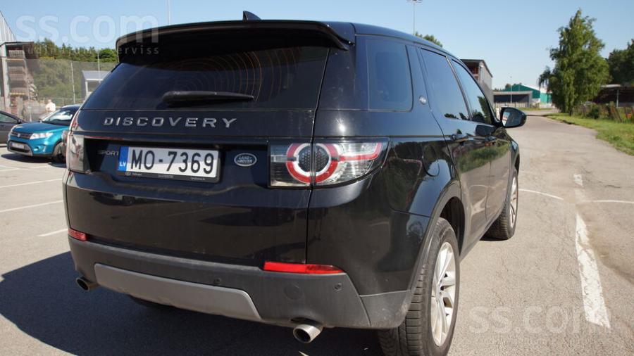 Melns Land Rover Discovery Sport 2019 Rīga, ar dzinēja tilpumu 2.00 L un nobraukumu 170 tūkst. km par 13450 €, foto 4 vietnē AUTOMOTO.COM.LV