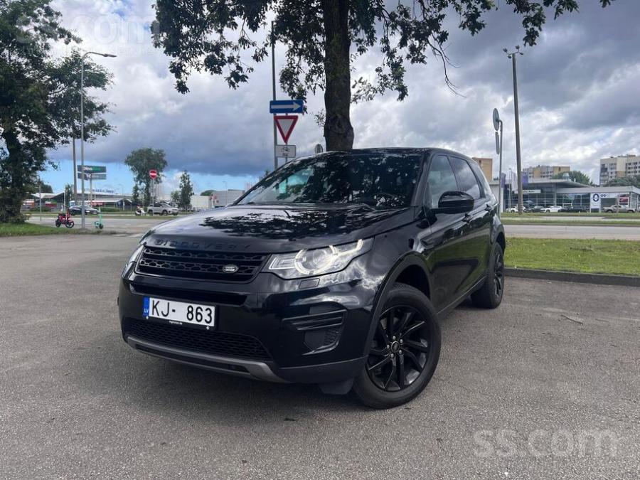 Black Land Rover Discovery Sport 2019 in Riga, with an engine capacity of 2.00 L and mileage of 201 thousand km for 12990 €, photo 1 on AUTOMOTO.COM.LV