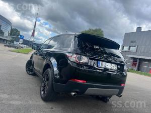 Black Land Rover Discovery Sport 2019 in Riga, with an engine capacity of 2.00 L and mileage of 201 thousand km for 12990 €, photo 5 on AUTOMOTO.COM.LV