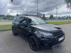 Black Land Rover Discovery Sport 2019 in Riga, with an engine capacity of 2.00 L and mileage of 201 thousand km for 12990 €, photo 6 on AUTOMOTO.COM.LV