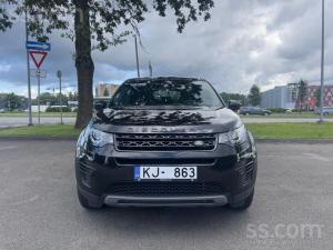 Black Land Rover Discovery Sport 2019 in Riga, with an engine capacity of 2.00 L and mileage of 201 thousand km for 12990 €, photo 10 on AUTOMOTO.COM.LV