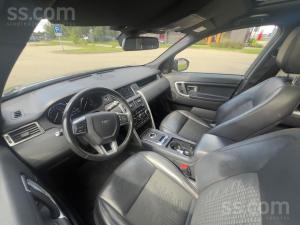Black Land Rover Discovery Sport 2019 in Riga, with an engine capacity of 2.00 L and mileage of 201 thousand km for 12990 €, photo 13 on AUTOMOTO.COM.LV