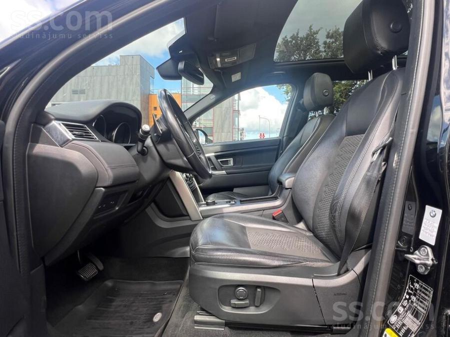 Black Land Rover Discovery Sport 2019 in Riga, with an engine capacity of 2.00 L and mileage of 201 thousand km for 12990 €, photo 14 on AUTOMOTO.COM.LV