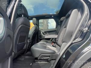 Black Land Rover Discovery Sport 2019 in Riga, with an engine capacity of 2.00 L and mileage of 201 thousand km for 12990 €, photo 15 on AUTOMOTO.COM.LV