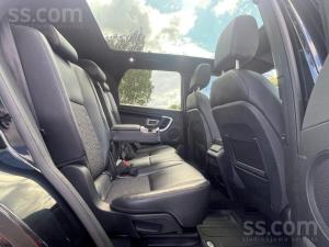 Black Land Rover Discovery Sport 2019 in Riga, with an engine capacity of 2.00 L and mileage of 201 thousand km for 12990 €, photo 18 on AUTOMOTO.COM.LV