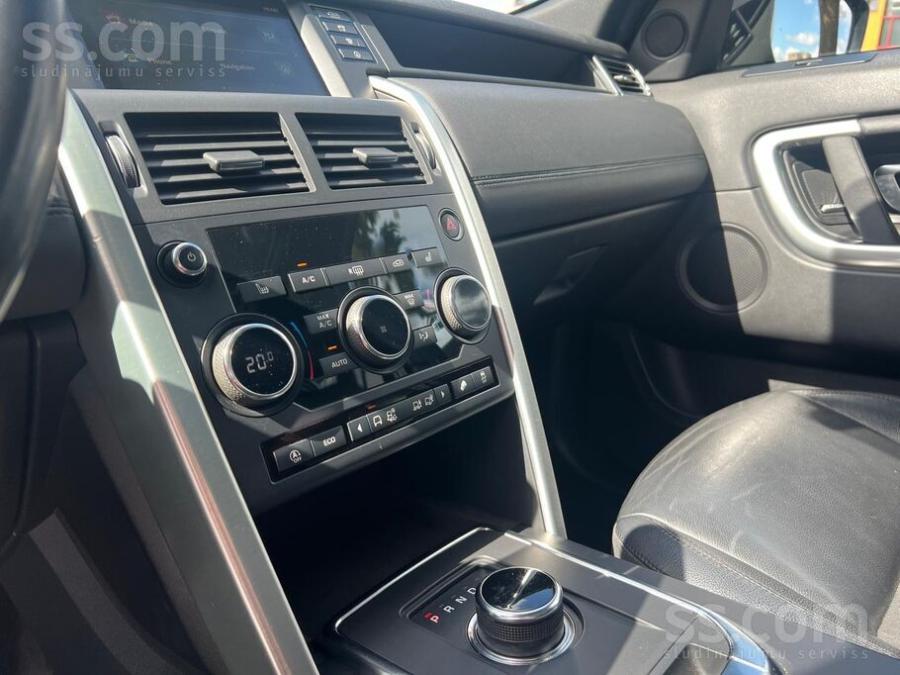Black Land Rover Discovery Sport 2019 in Riga, with an engine capacity of 2.00 L and mileage of 201 thousand km for 12990 €, photo 21 on AUTOMOTO.COM.LV