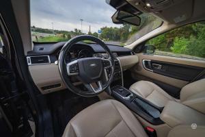 Black Land Rover Discovery Sport 2019 in Siauliai, with an engine capacity of 2.00 L and mileage of 103 thousand km for 14890 €, photo 6 on AUTOMOTO.COM.LV