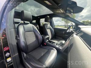 Black Land Rover Discovery Sport 2019 in Riga, with an engine capacity of 2.00 L and mileage of 201 thousand km for 11990 €, photo 13 on AUTOMOTO.COM.LV