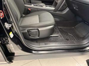 Black Land Rover Discovery Sport 2019 in Vilnius, with an engine capacity of 2.00 L and mileage of 193 thousand km for 9900 €, photo 8 on AUTOMOTO.COM.LV