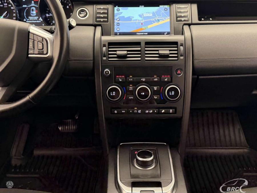 Black Land Rover Discovery Sport 2019 in Vilnius, with an engine capacity of 2.00 L and mileage of 193 thousand km for 9900 €, photo 16 on AUTOMOTO.COM.LV