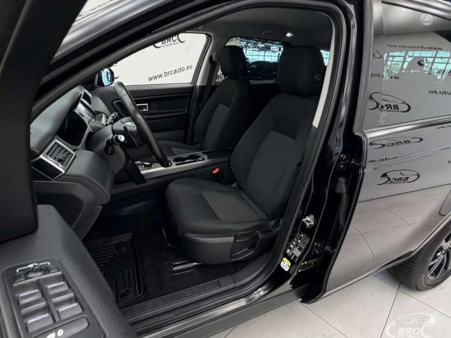 Black Land Rover Discovery Sport 2019 in Vilnius, with an engine capacity of 2.00 L and mileage of 193 thousand km for 9900 €, photo 24 on AUTOMOTO.COM.LV