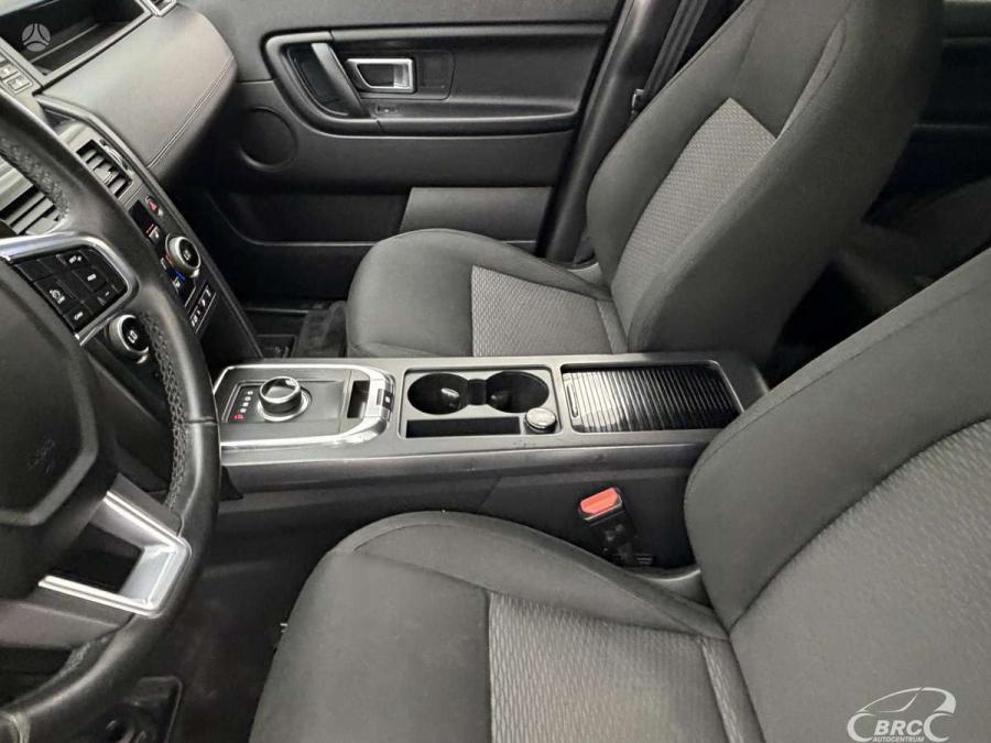Black Land Rover Discovery Sport 2019 in Vilnius, with an engine capacity of 2.00 L and mileage of 193 thousand km for 9900 €, photo 25 on AUTOMOTO.COM.LV