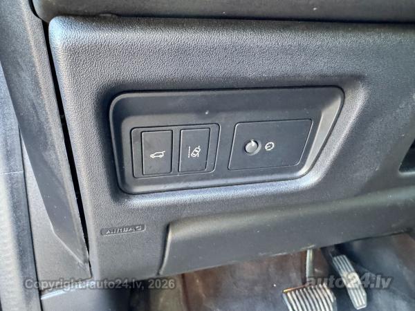 Melns Land Rover Discovery Sport 2019 Tallina, ar dzinēja tilpumu 2.00 L un nobraukumu 150 tūkst. km par 11990 €, foto 9 vietnē AUTOMOTO.COM.LV