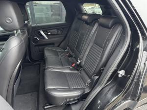 Black Land Rover Discovery Sport 2020 in Vilnius, with an engine capacity of 2.00 L and mileage of 130 thousand km for 15650 €, photo 6 on AUTOMOTO.COM.LV