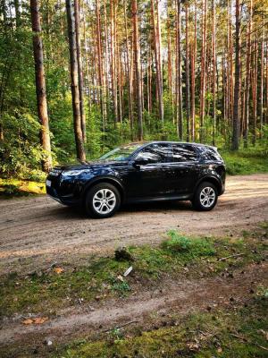 Melns Land Rover Discovery Sport 2020 Viļņa, ar dzinēja tilpumu 2.00 L un nobraukumu 121 tūkst. km par 19800 €, foto 2 vietnē AUTOMOTO.COM.LV