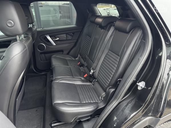 Black Land Rover Discovery Sport 2020 in Vilnius, with an engine capacity of 2.00 L and mileage of 130 thousand km for 15650 €, photo 6 on AUTOMOTO.COM.LV