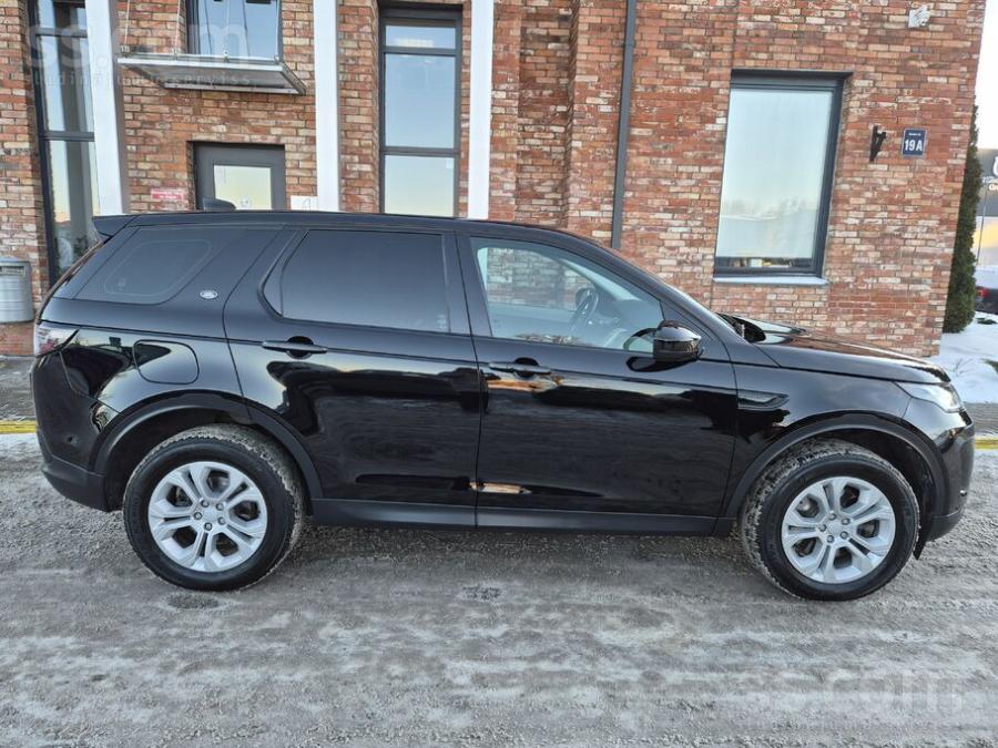 Black Land Rover Discovery Sport 2020 in Jurmala, with an engine capacity of 2.00 L and mileage of 97 thousand km for 19300 €, photo 3 on AUTOMOTO.COM.LV