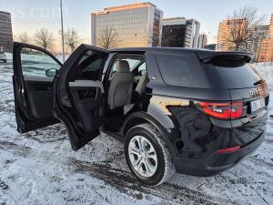 Black Land Rover Discovery Sport 2020 in Jurmala, with an engine capacity of 2.00 L and mileage of 97 thousand km for 19300 €, photo 10 on AUTOMOTO.COM.LV